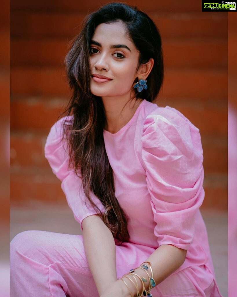 Actress Teju Ashwini HD Instagram Photos and Wallpapers April 2023 | Gethu Cinema