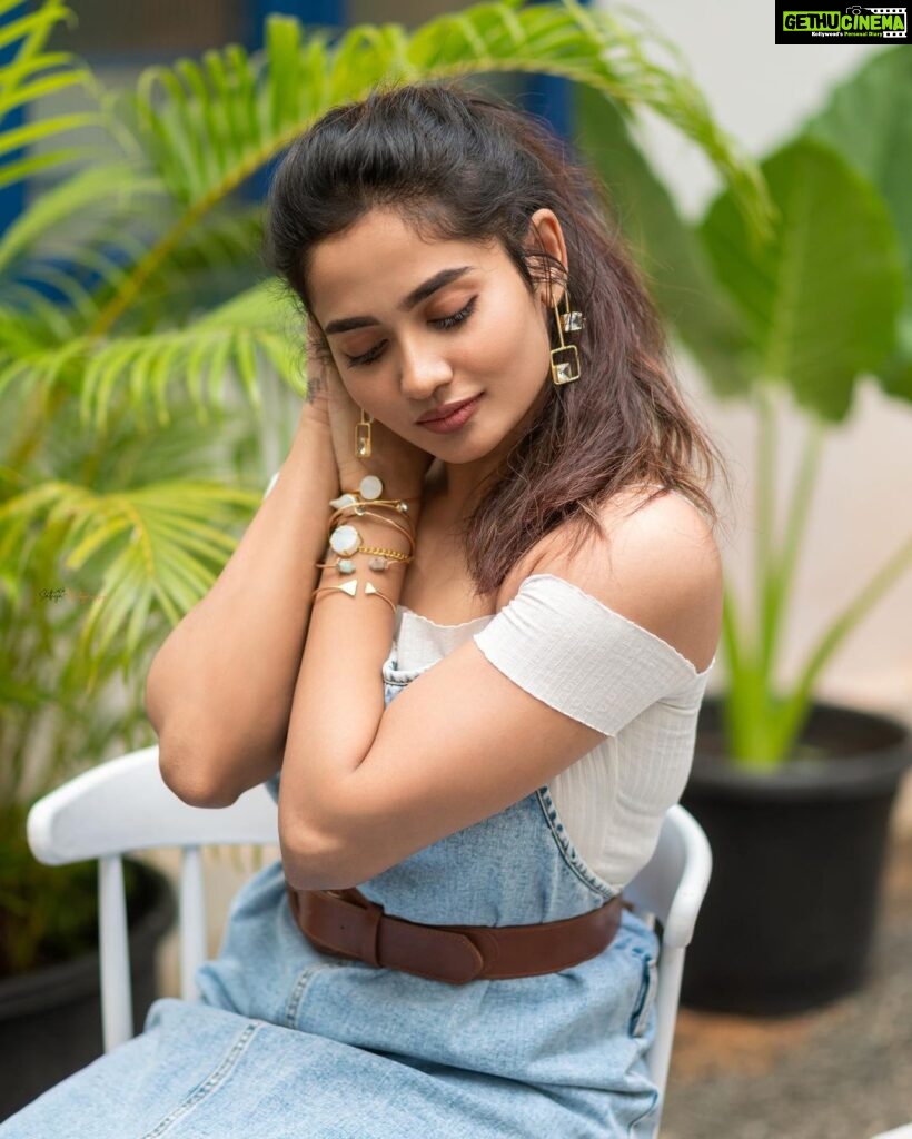 Actress Teju Ashwini HD Instagram Photos and Wallpapers April 2023 ...