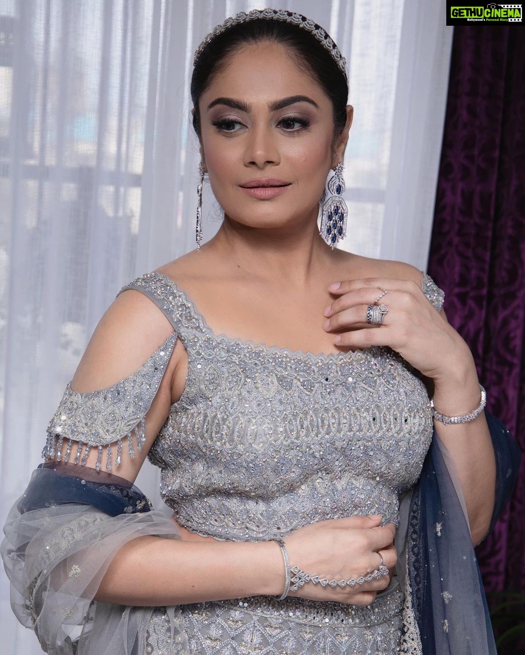 Actress Toral Rasputra HD Instagram Photos and Wallpapers February 2023 ...