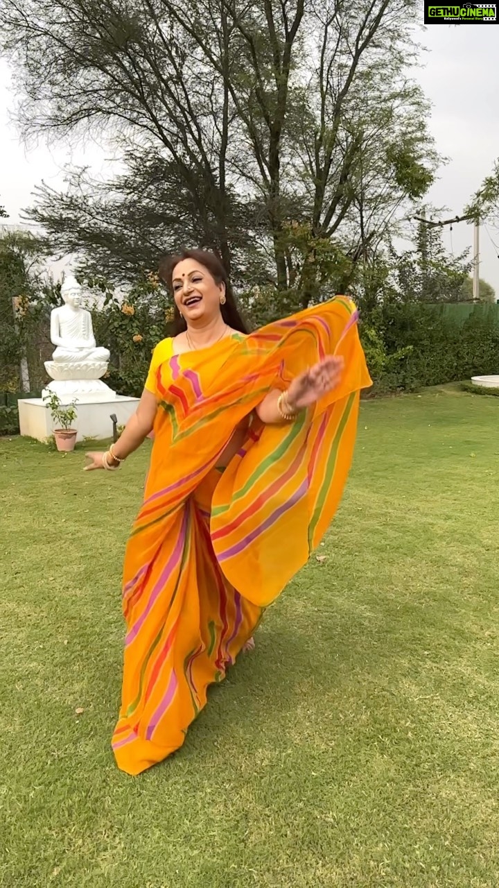Actress Upasana Singh HD Instagram Photos and Wallpapers November 2022 | Gethu Cinema
