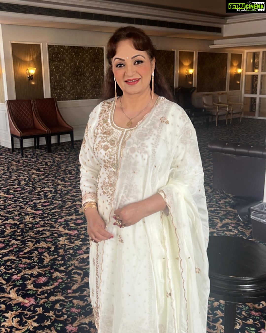 Upasana Singh Instagram – I love white colour🌷god bless 💖 | Gethu Cinema