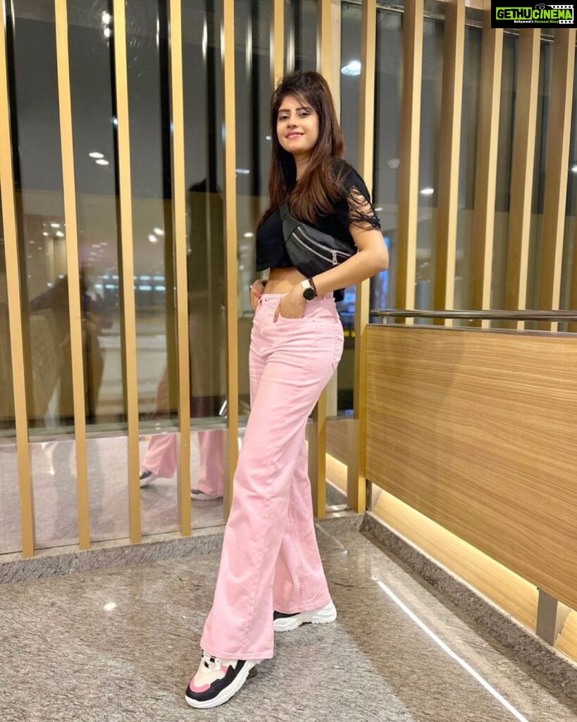 Actress Vindhya Tiwari HD Photos and Wallpapers April 2023 - Gethu Cinema