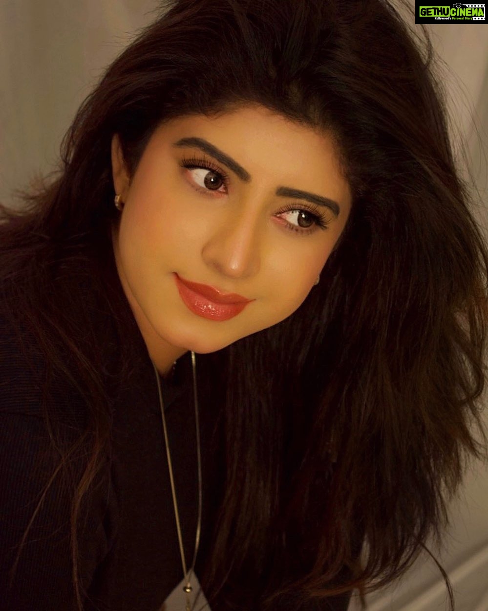 Actress Vindhya Tiwari HD Photos and Wallpapers April 2023 - Gethu Cinema