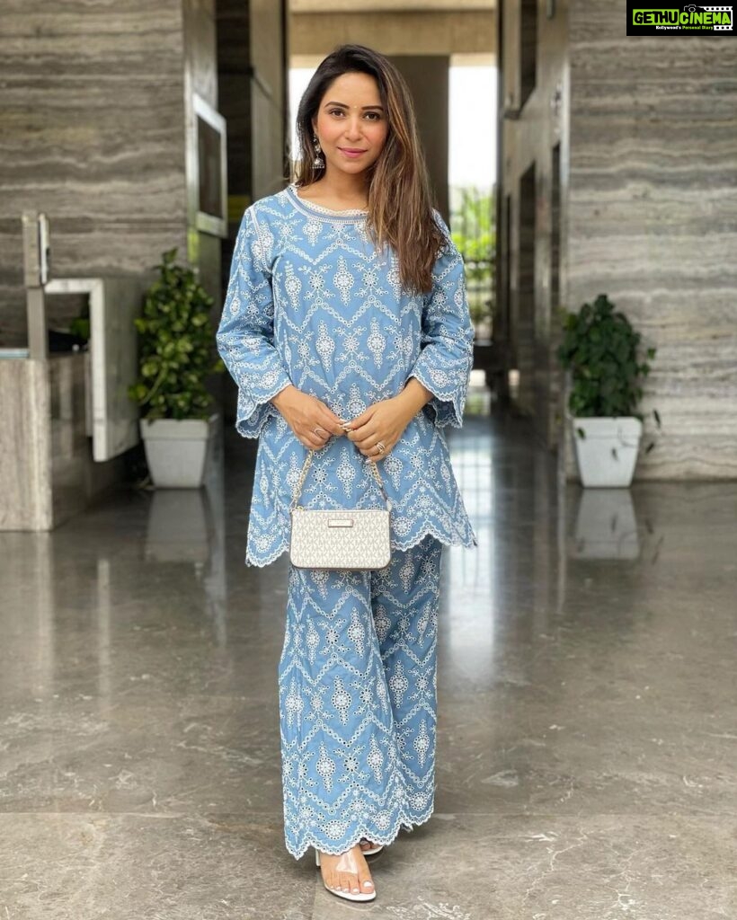 Actress Vinny Arora HD Photos and Wallpapers May 2022 | Gethu Cinema