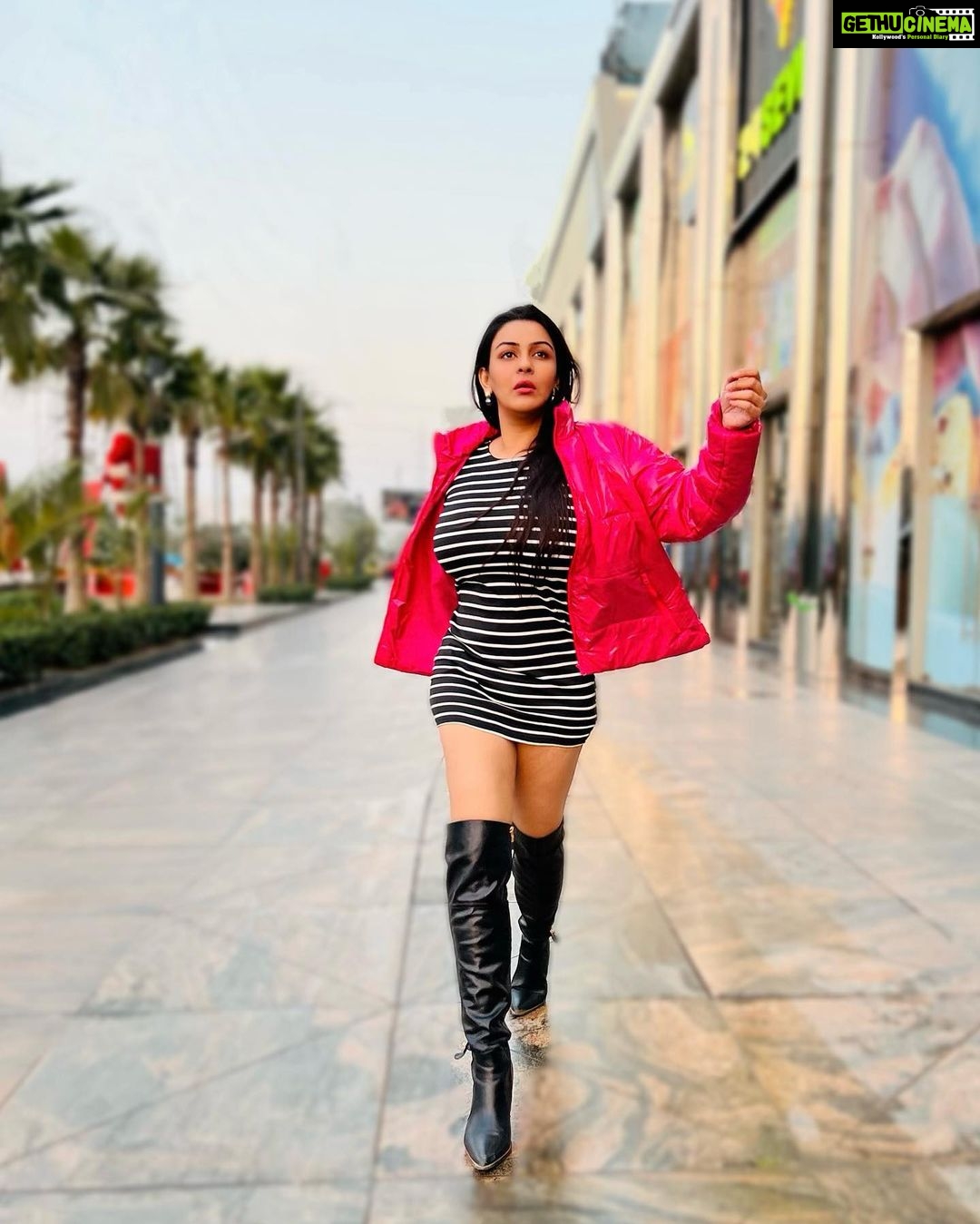 Actress Yamini Malhotra HD Instagram Photos and Wallpapers February ...