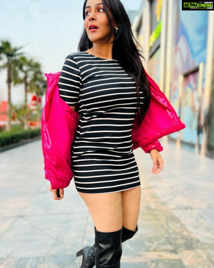 Actress Yamini Malhotra HD Instagram Photos and Wallpapers February ...