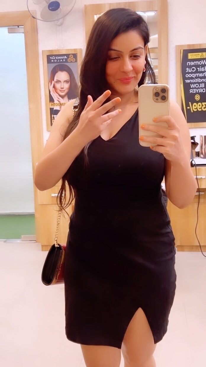 Actress Yamini Malhotra HD Photos and Wallpapers October 2022 - Gethu ...