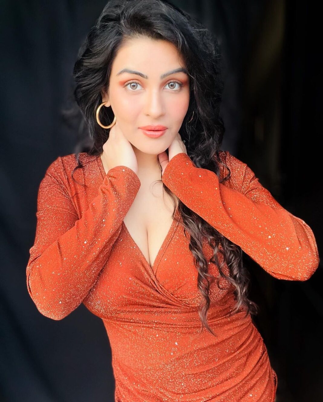 Actress Yamini Malhotra HD Photos and Wallpapers November 2022 | Gethu Cinema