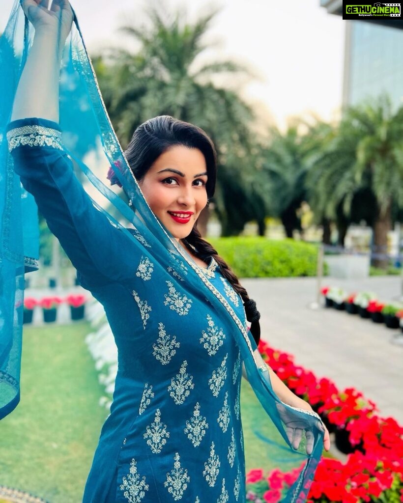 Actress Yamini Malhotra HD Instagram Photos and Wallpapers March 2023 ...