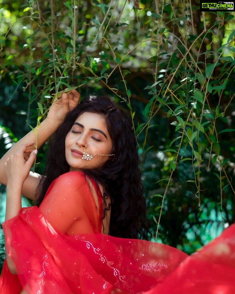 Yukti Kapoor Instagram All The Feels ️ All The Time ☺️ Photoshoot