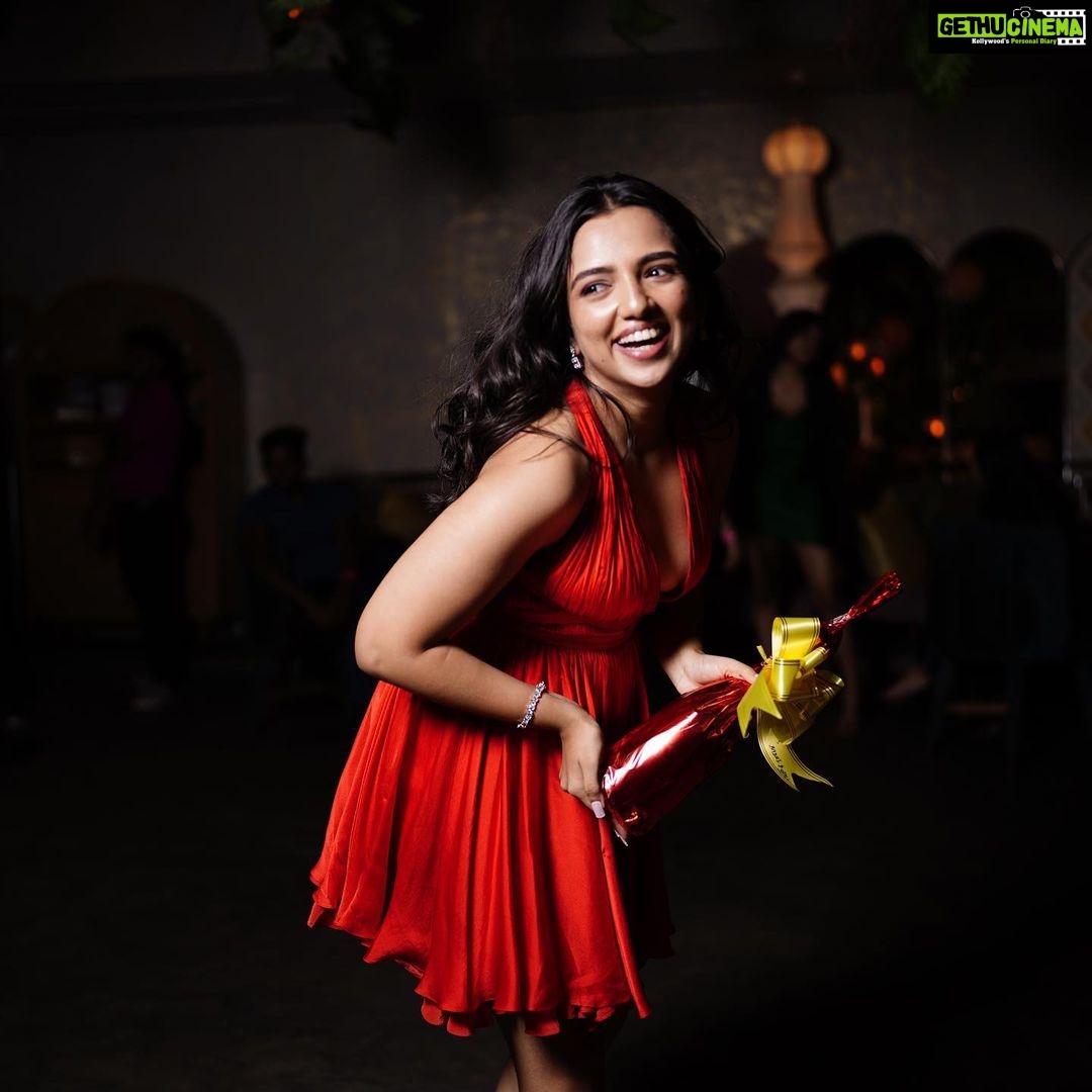 Ahsaas Channa Instagram – 23rd Birthday Party 🎈 || Part Three Clicked ...
