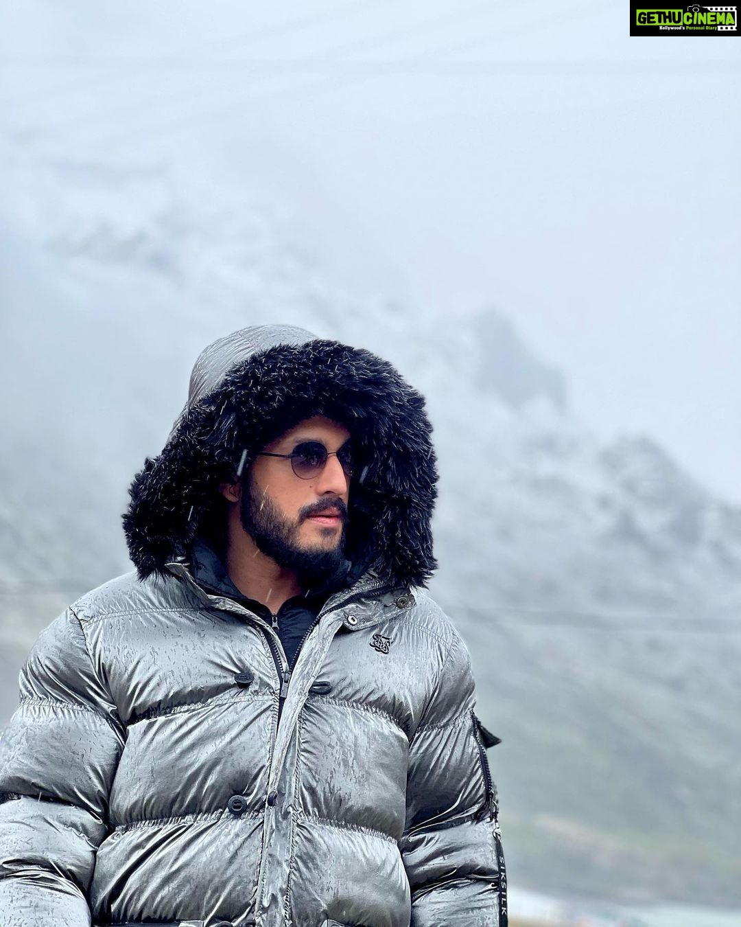 Actor Akhil Akkineni HD Photos and Wallpapers May 2022 - Gethu Cinema