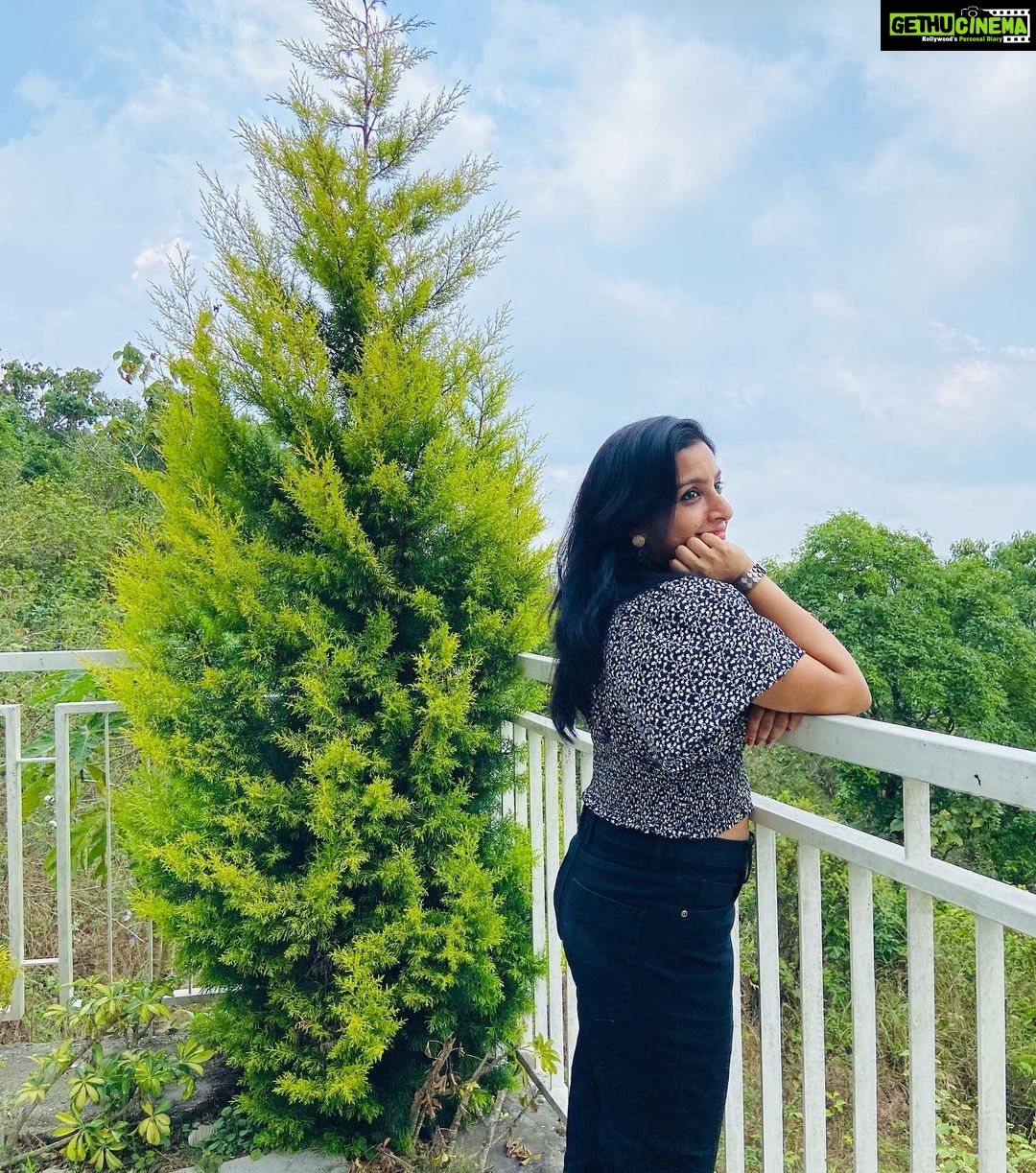 Actress Alphy Panjikaran HD Instagram Photos and Wallpapers March 2023 ...