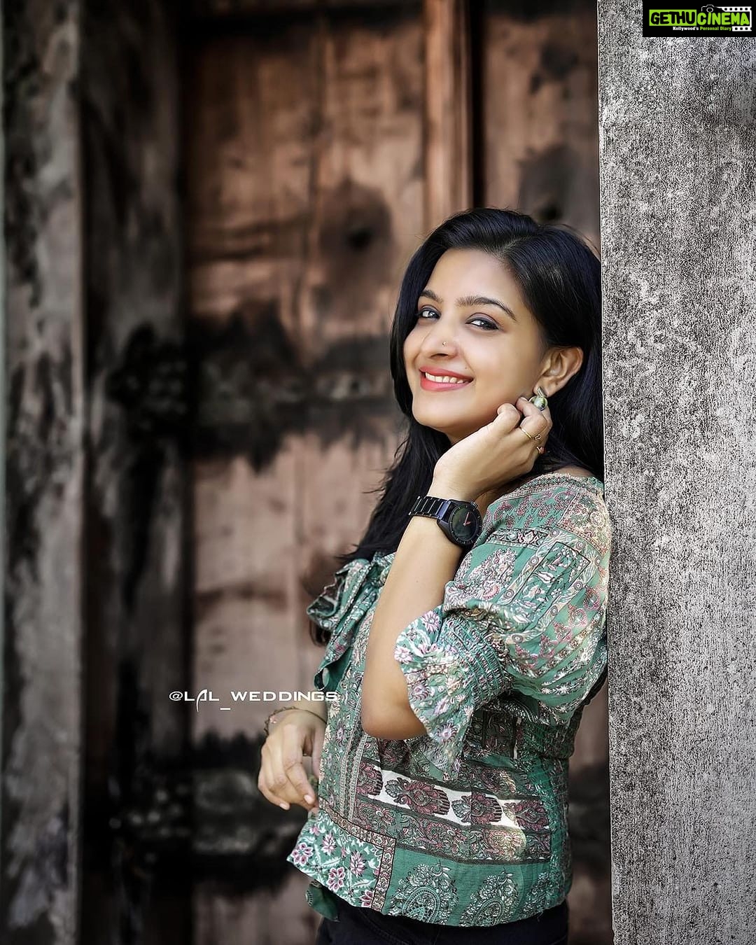 Actress Alphy Panjikaran HD Instagram Photos and Wallpapers March 2023 ...