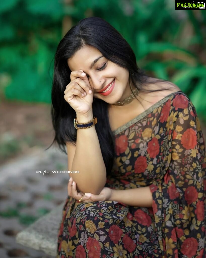 Actress Alphy Panjikaran HD Photos and Wallpapers March 2023 - Gethu Cinema