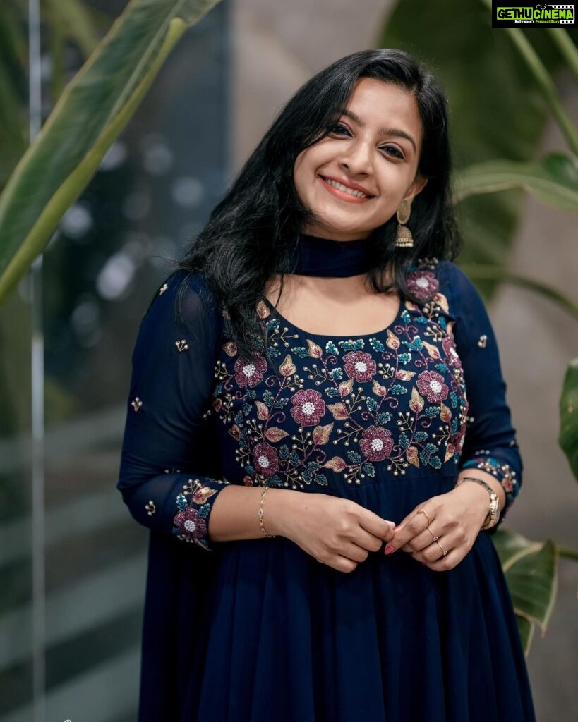 Actress Alphy Panjikaran HD Instagram Photos and Wallpapers April 2023 ...