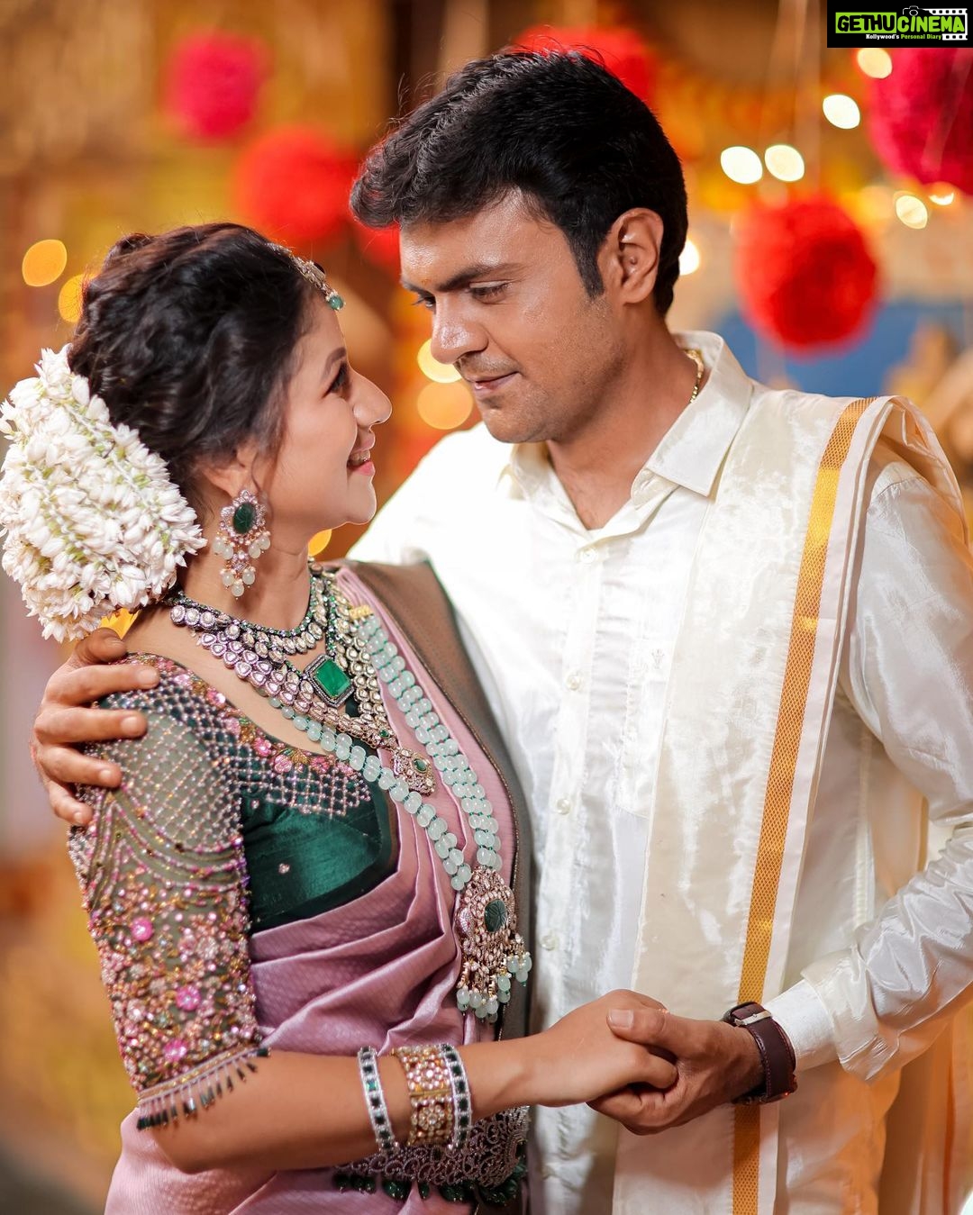 Alya Manasa Instagram – Wedding #iniya @suntv Team behind Sarees ...