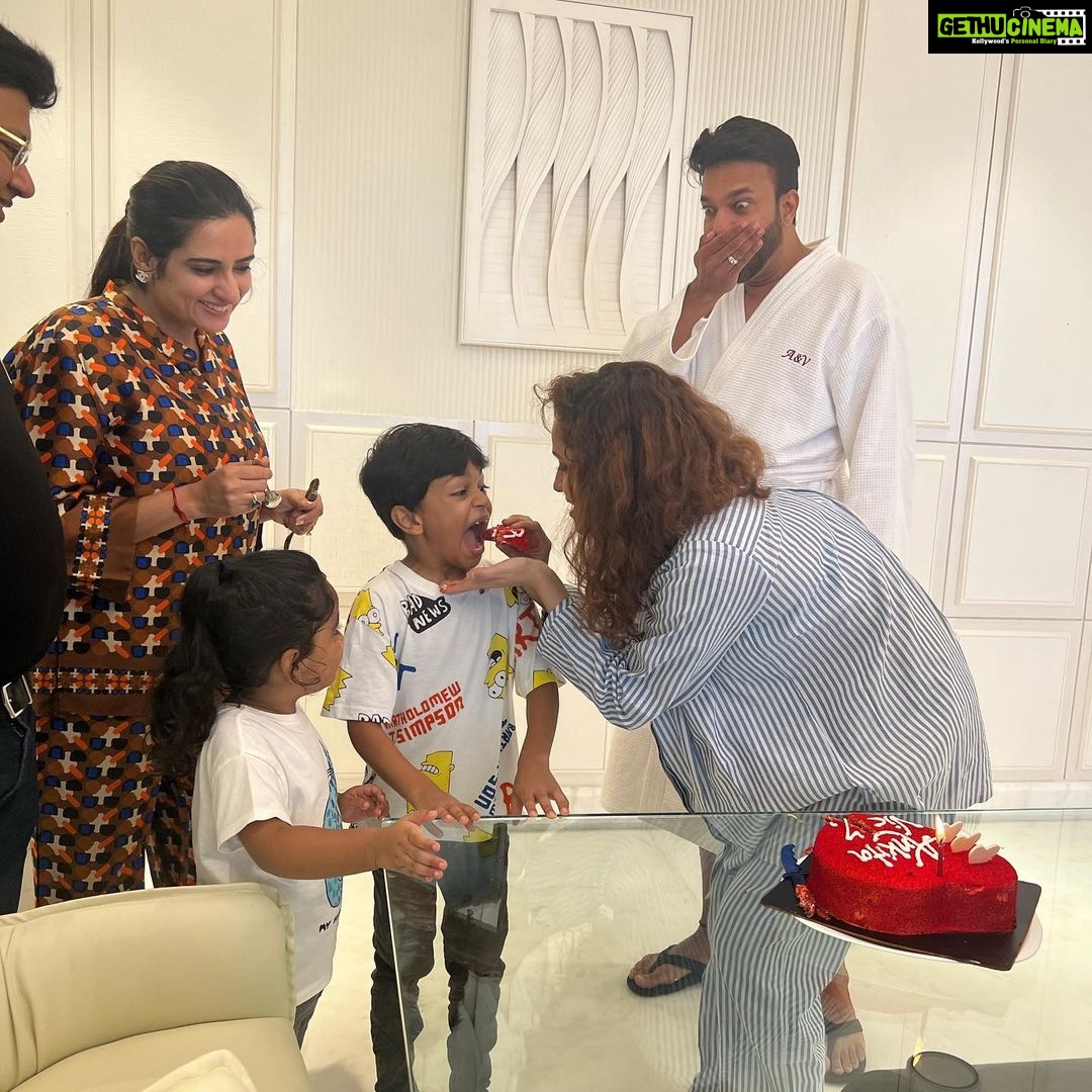 Ankita Lokhande Instagram - Happy 6 months to us baby 👶 Thanku family ...