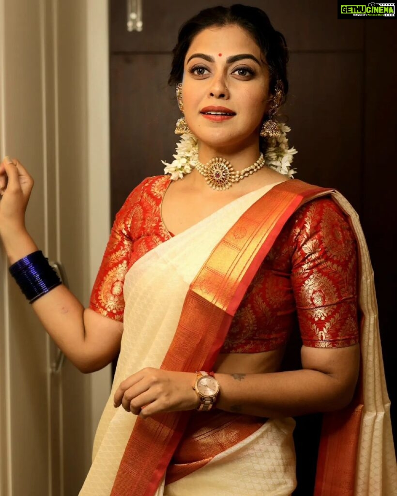 Actress Anusree HD Instagram Photos and Wallpapers April 2023 | Gethu ...