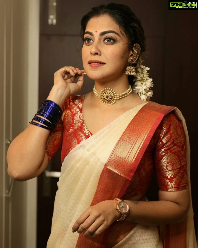 Actress Anusree HD Instagram Photos and Wallpapers April 2023 | Gethu ...