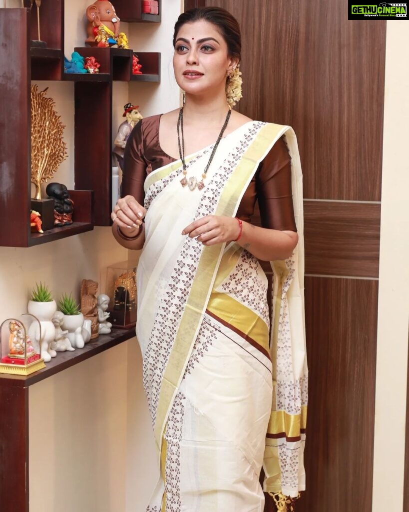 Actress Anusree HD Instagram Photos and Wallpapers March 2023 | Gethu ...