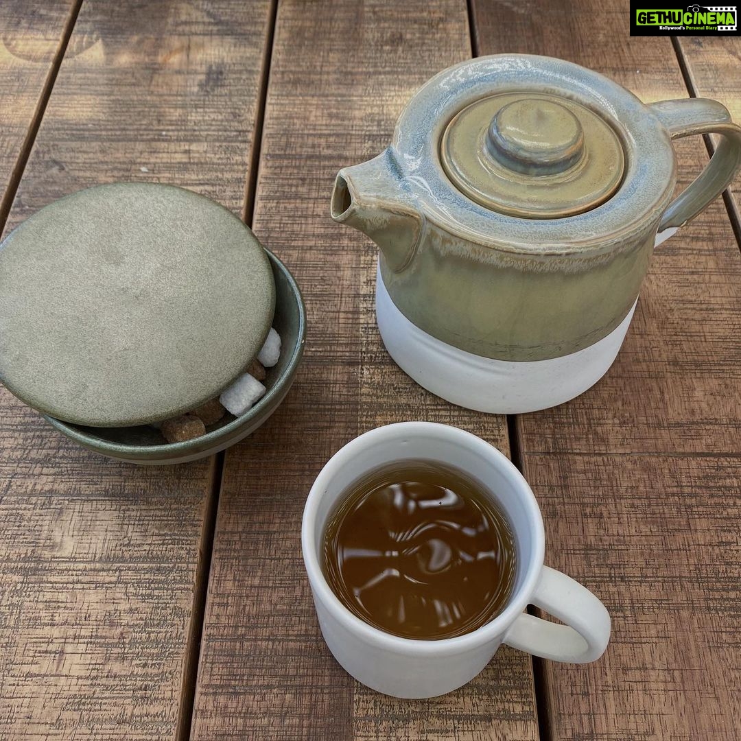 Athiya Shetty Instagram – multitasking: chilling and losing my mind at the same time :) | Gethu ...