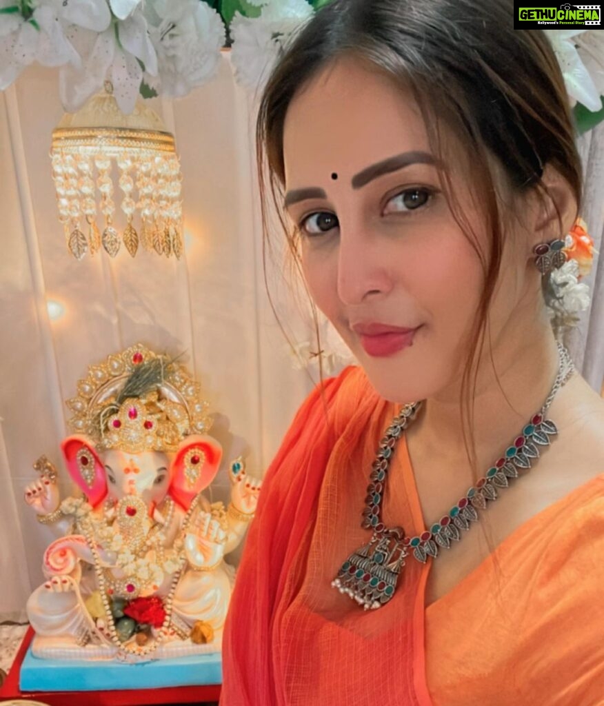 Chahatt Khanna Instagram - Blessings… - Gethu Cinema