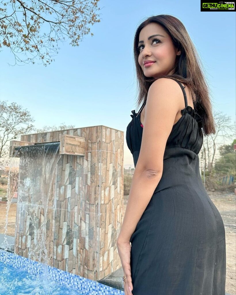 Actress Chhavi Pandey HD Instagram Photos and Wallpapers February 2023 ...