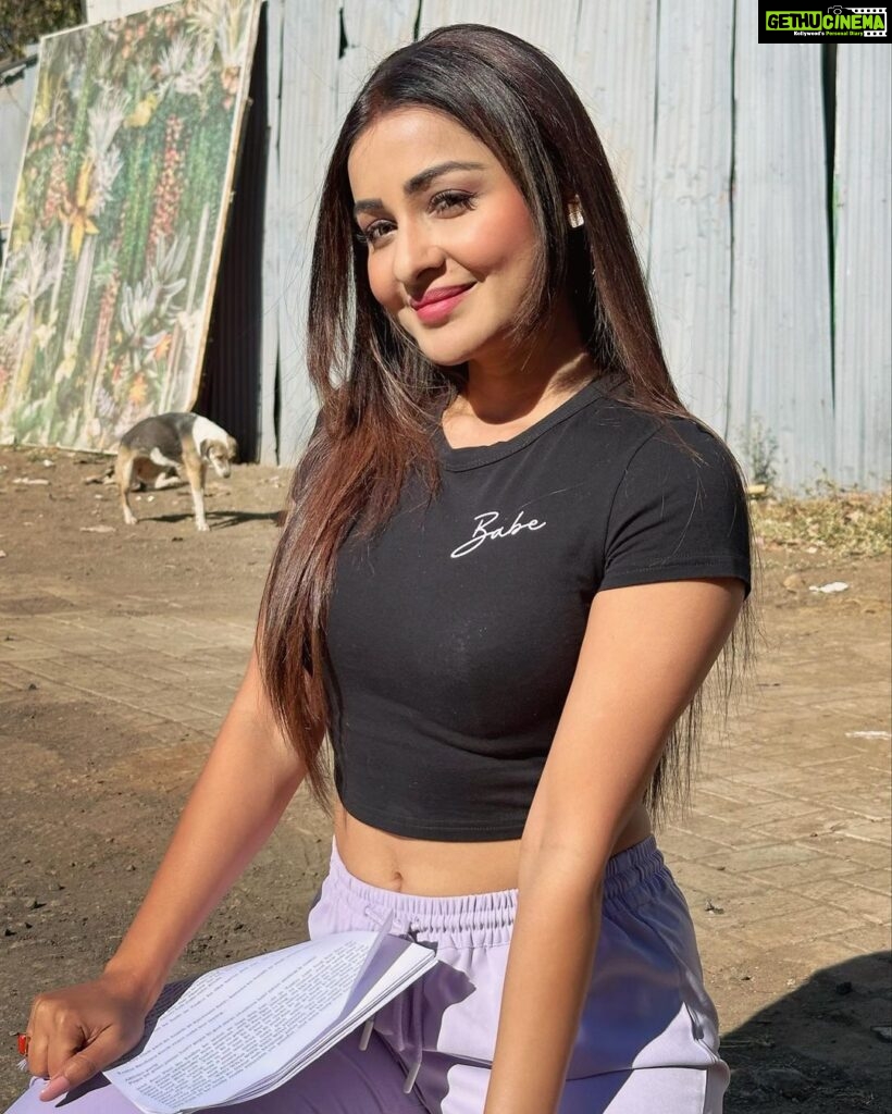 Actress Chhavi Pandey HD Instagram Photos and Wallpapers February 2023 ...