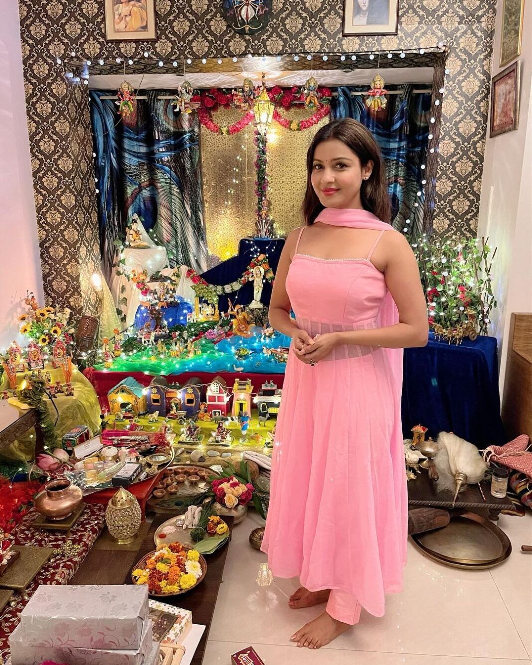 Actress Chhavi Pandey HD Photos and Wallpapers August 2022 - Gethu Cinema