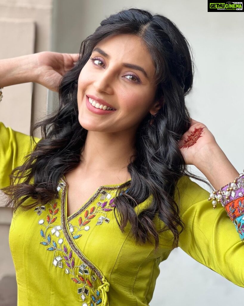 Actress Harshita Gaur HD Instagram Photos and Wallpapers December 2022 ...