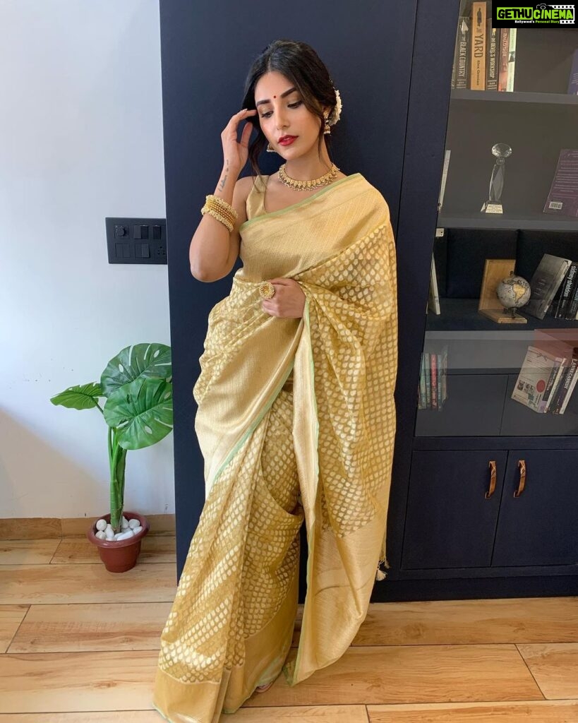 Actress Harshita Gaur HD Instagram Photos and Wallpapers March 2022 ...
