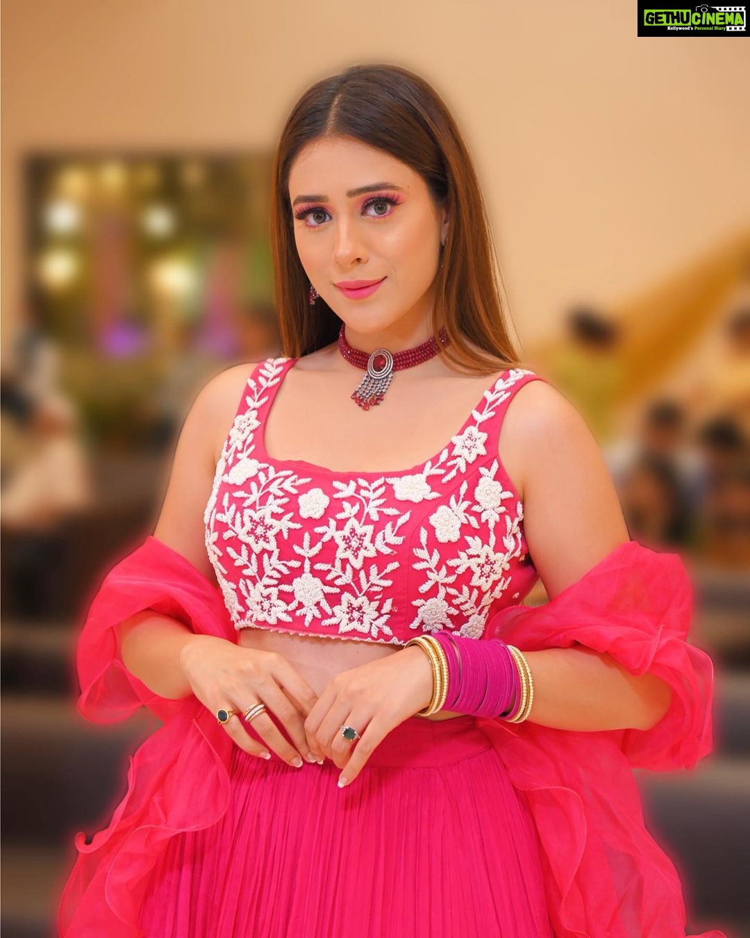 Hiba Nawab Instagram – Styled by: @ashnaamakhijani @styledbyashna ...