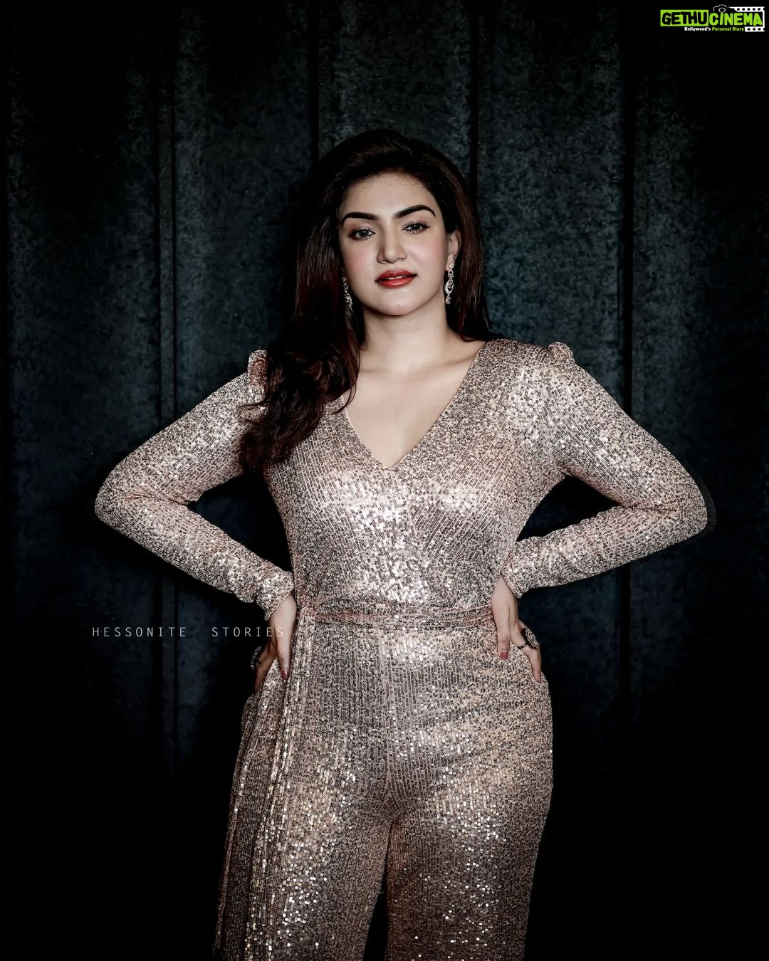 Actress Honey Rose HD Photos and Wallpapers February 2023 - Gethu Cinema