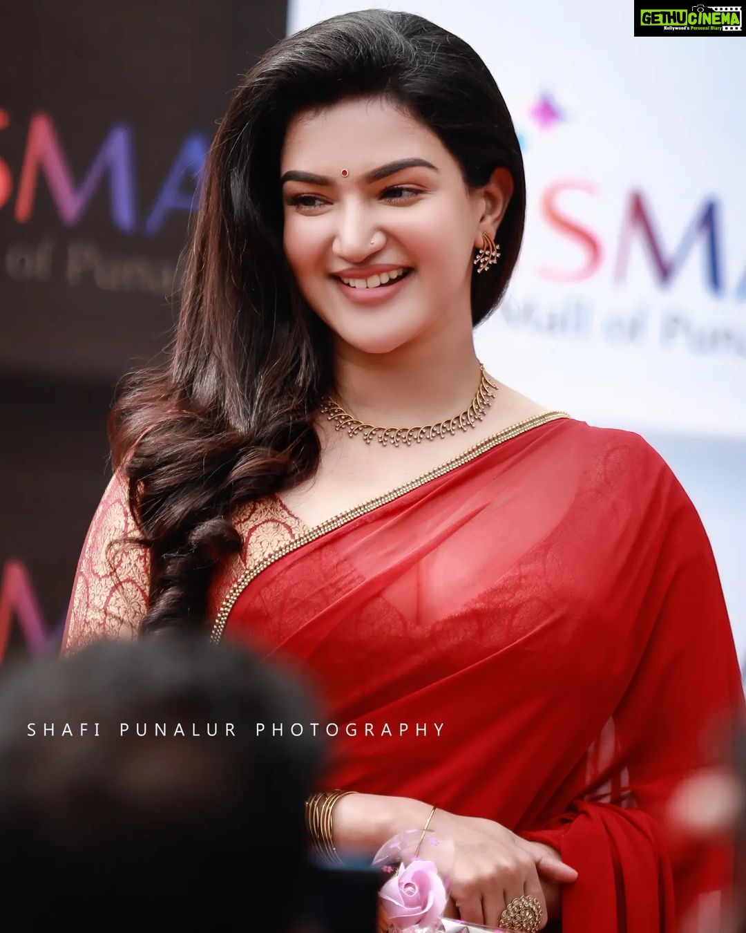 Actress Honey Rose HD Photos and Wallpapers December 2022 - Gethu Cinema