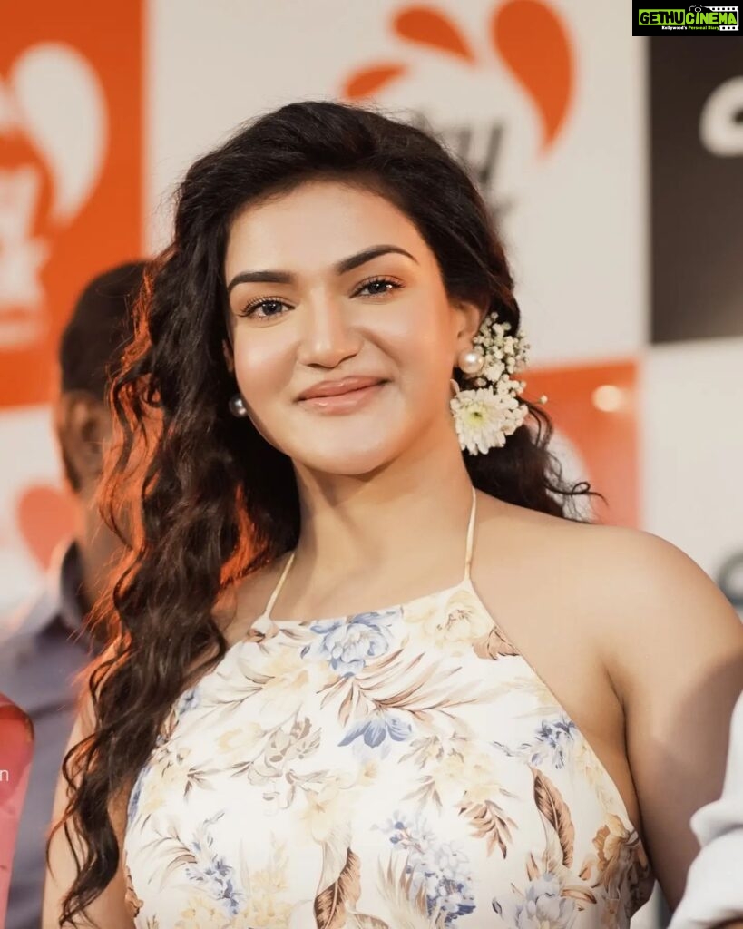 Actress Honey Rose HD Instagram Photos and Wallpapers December 2022 ...