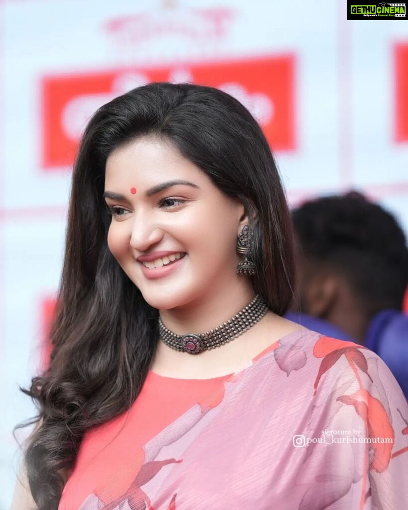 Actress Honey Rose HD Instagram Photos and Wallpapers December 2022 ...