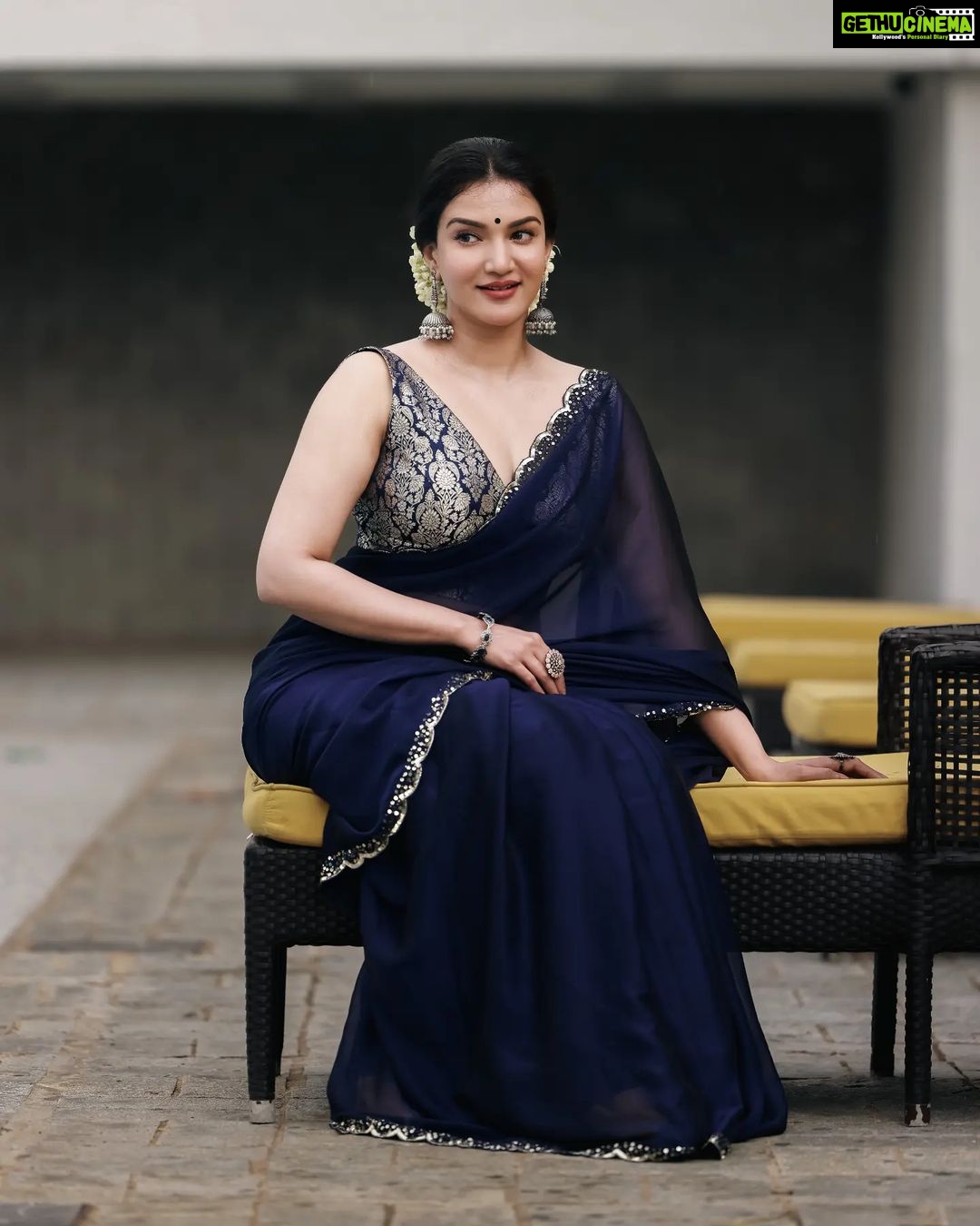 Actress Honey Rose HD Photos and Wallpapers October 2022 | Gethu Cinema
