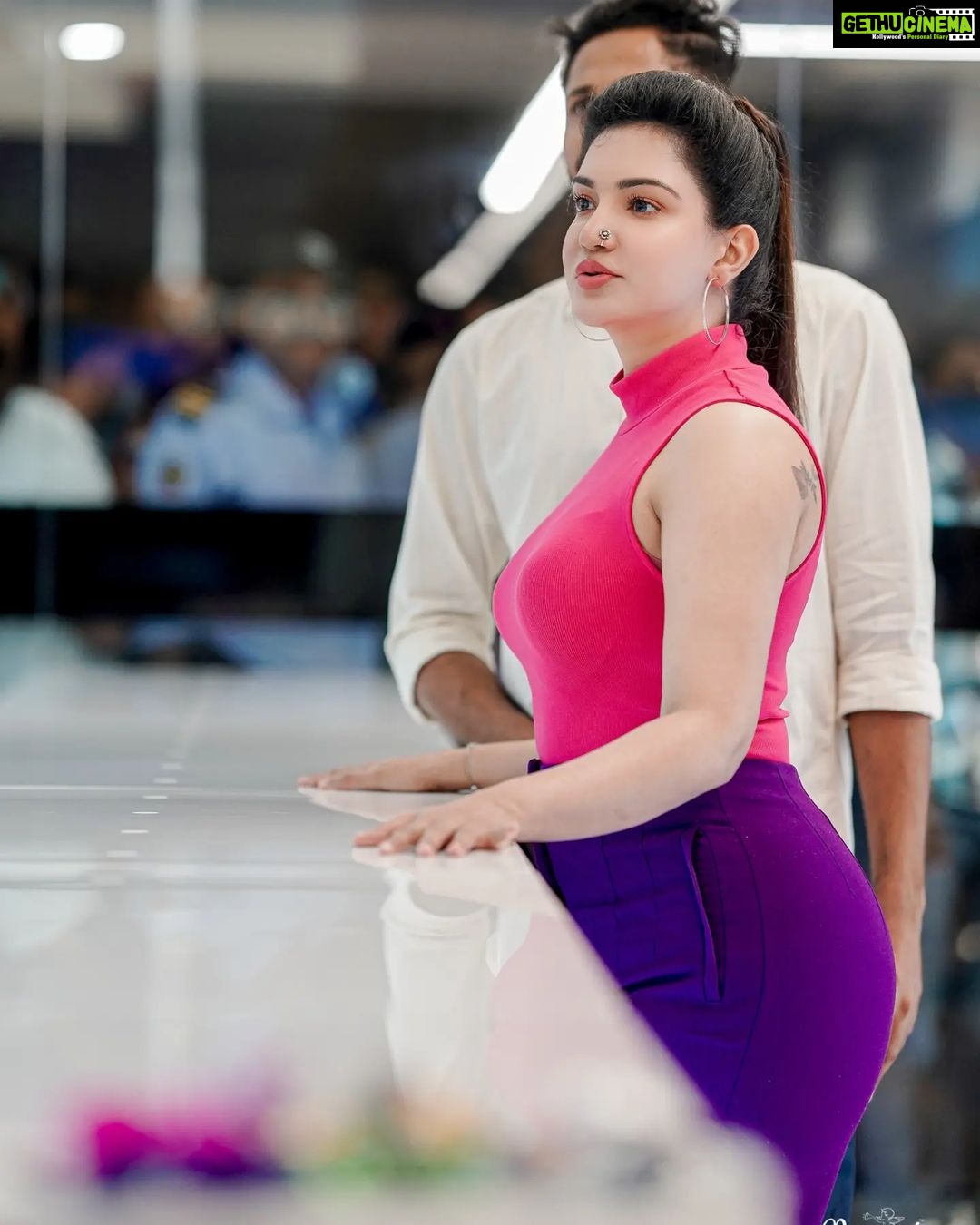 Actress Honey Rose HD Photos and Wallpapers February 2023 - Gethu Cinema