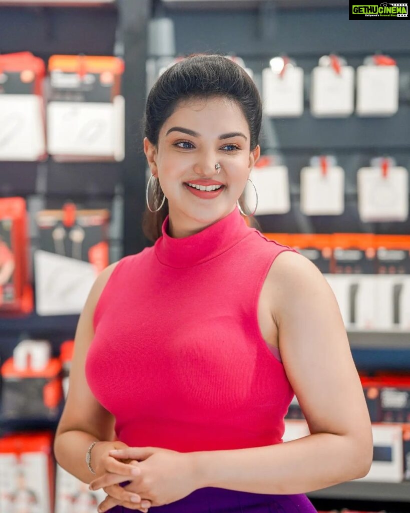 Actress Honey Rose HD Photos and Wallpapers November 2022 - Gethu Cinema