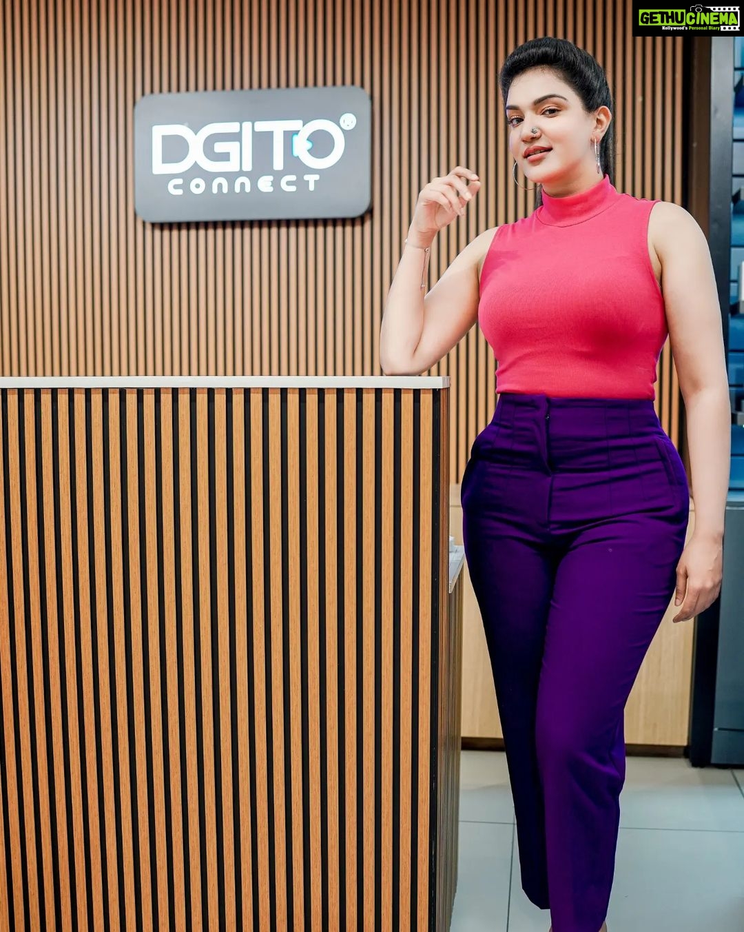 Actress Honey Rose HD Instagram Photos and Wallpapers November 2022 ...