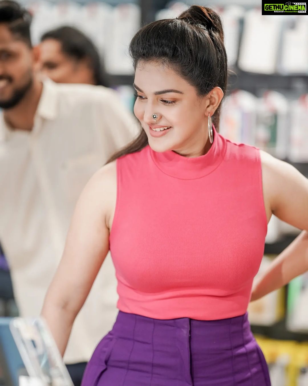 Actress Honey Rose HD Instagram Photos and Wallpapers November 2022 ...