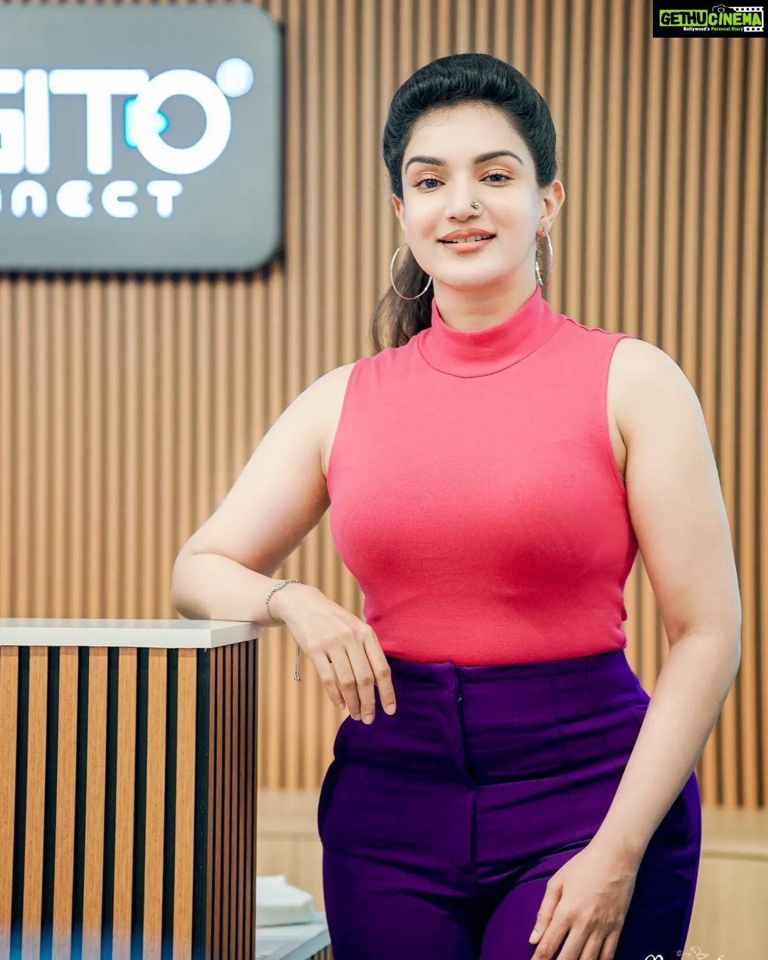Actress Honey Rose HD Photos and Wallpapers November 2022 - Gethu Cinema