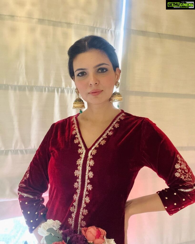 Actress Ihana Dhillon HD Instagram Photos and Wallpapers December 2022 ...