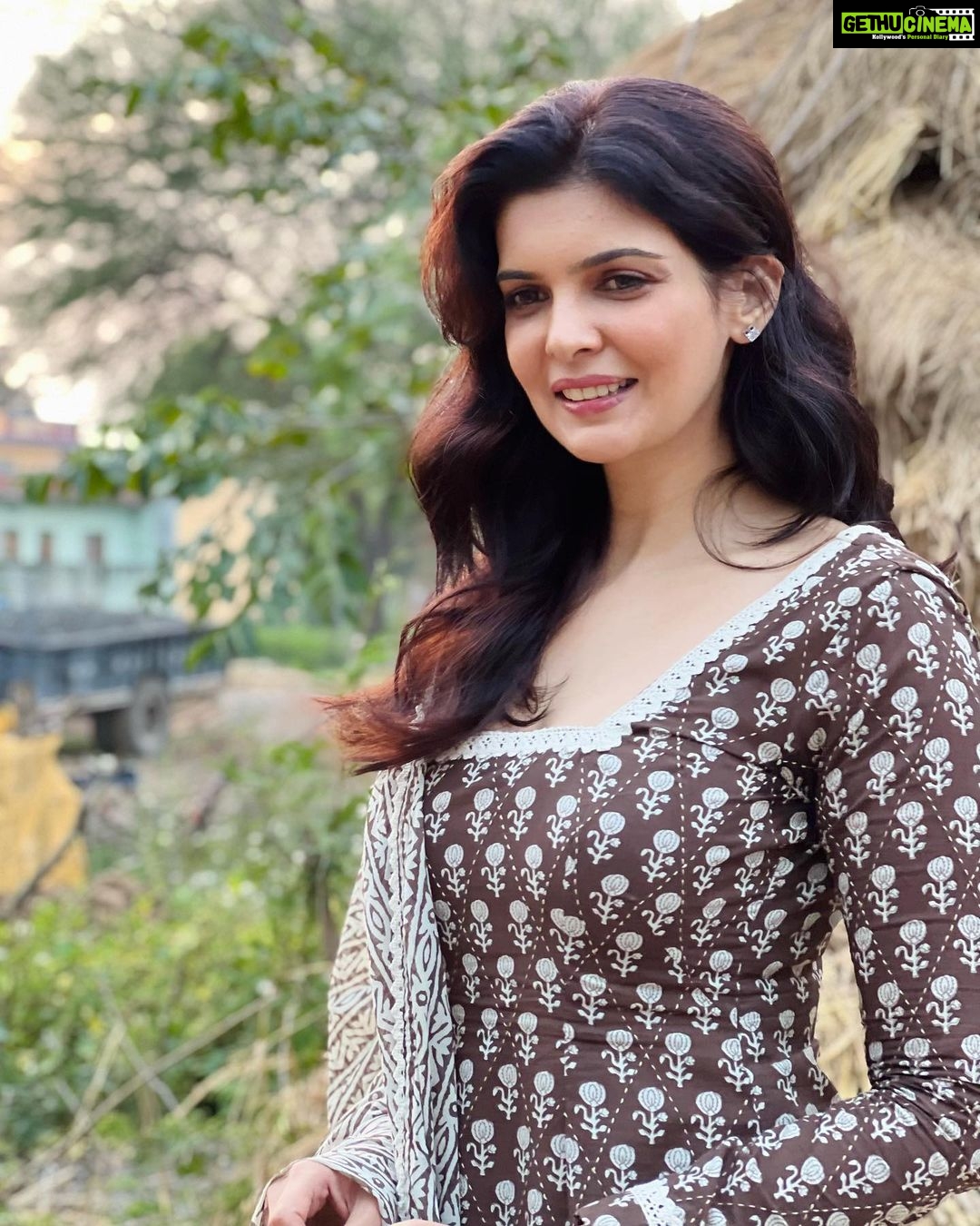 Yiana Dhillon Ihana Dhillon Channels Pastel Vibes In A Statement
