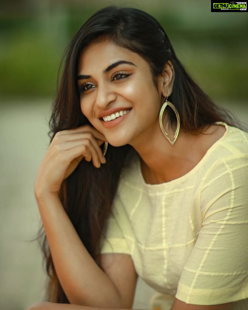 Actress Indhuja Ravichandran HD Photos and Wallpapers March 2022 ...