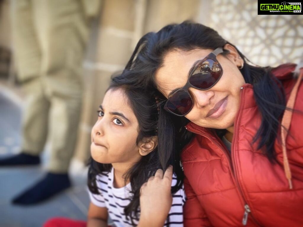 Janvi Chheda Instagram – Holi Squad ️🧡💛💚💜🖤🤍🤎 . Happy Holi everyone ...