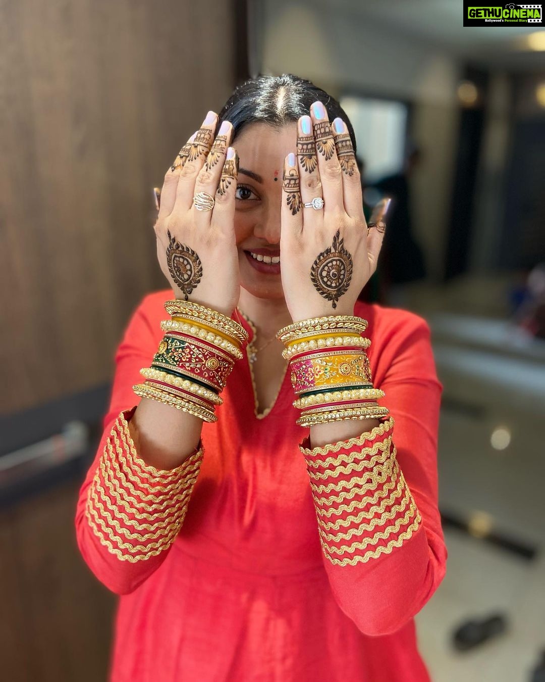 Janvi Chheda Instagram – Peekaboo…Miss me yet? | Gethu Cinema