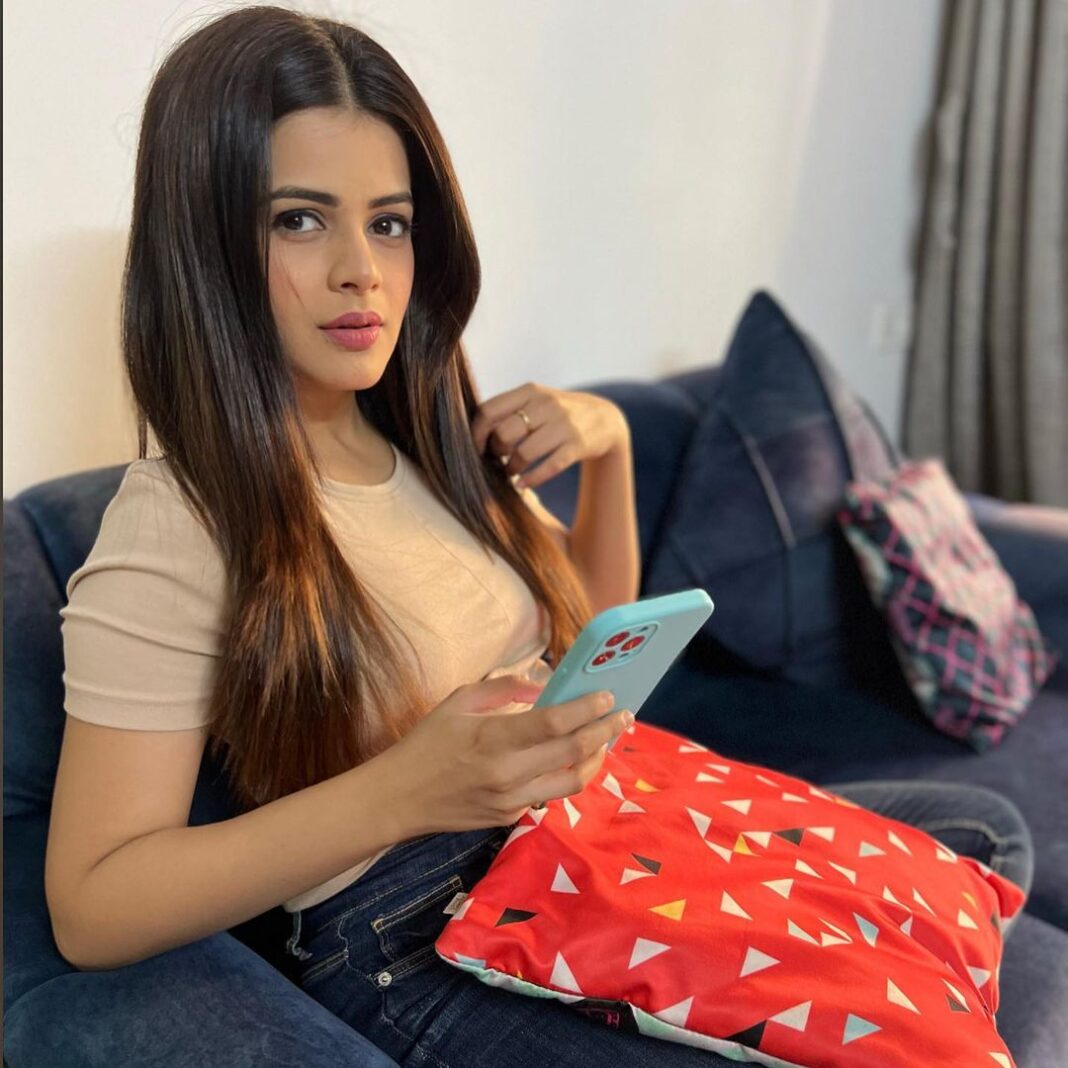 Actress Jigyasa Singh HD Instagram Photos and Wallpapers April 2023 ...