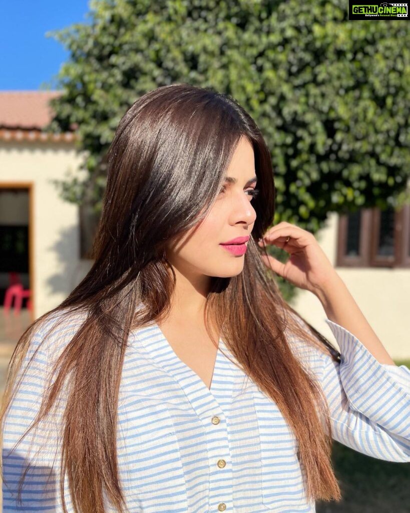 Actress Jigyasa Singh HD Photos and Wallpapers February 2023 | Gethu Cinema